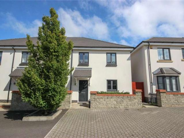 4 Bedroom Property