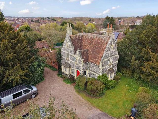 4 Bedroom Property