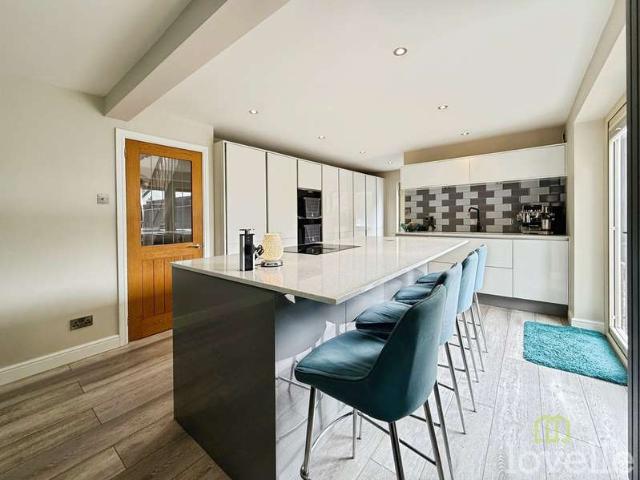 4 Bedroom Property