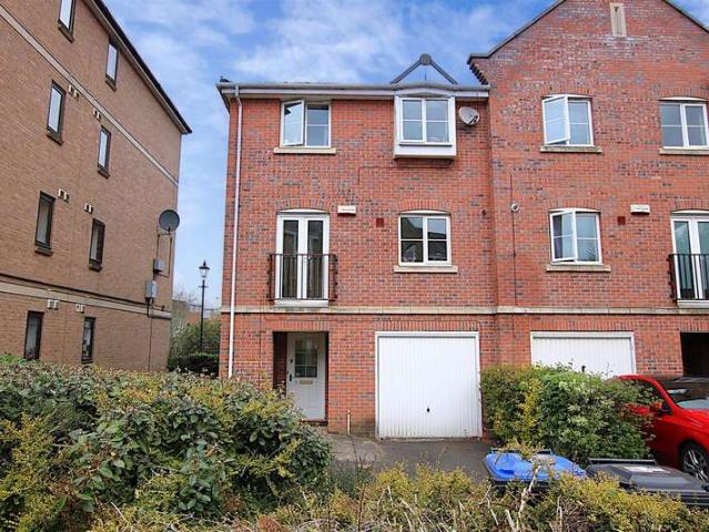4 Bedroom Property