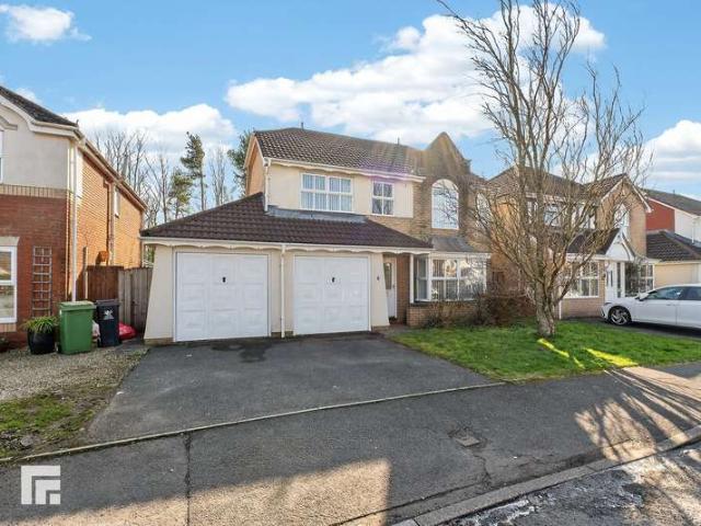 4 Bedroom Property