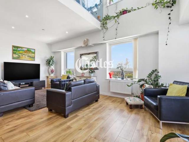 4 Bedroom Property