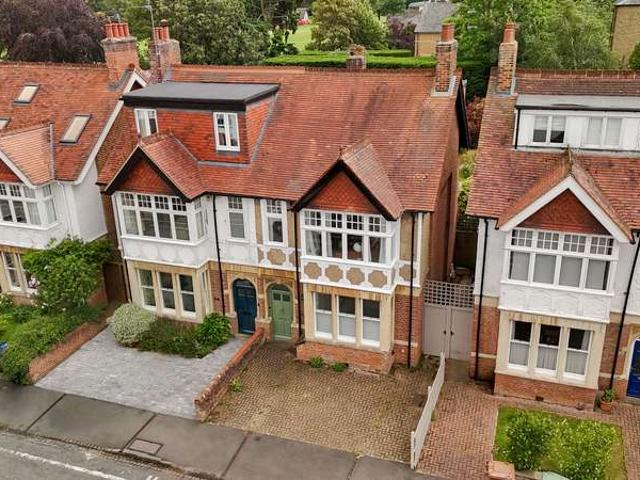4 Bedroom Property