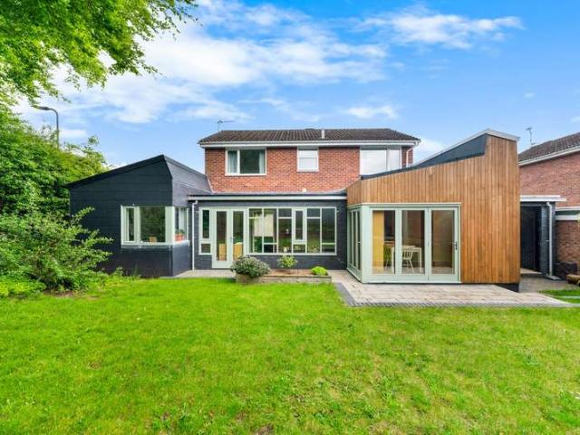 4 Bedroom Property