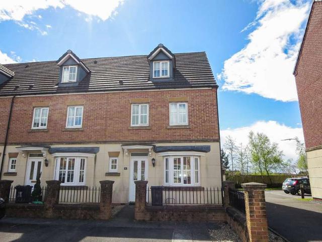 4 Bedroom Property