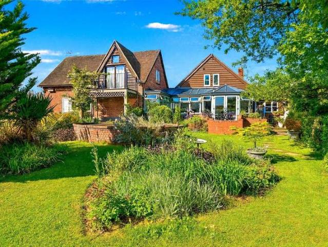 4 Bedroom Property