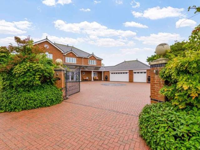 4 Bedroom Property