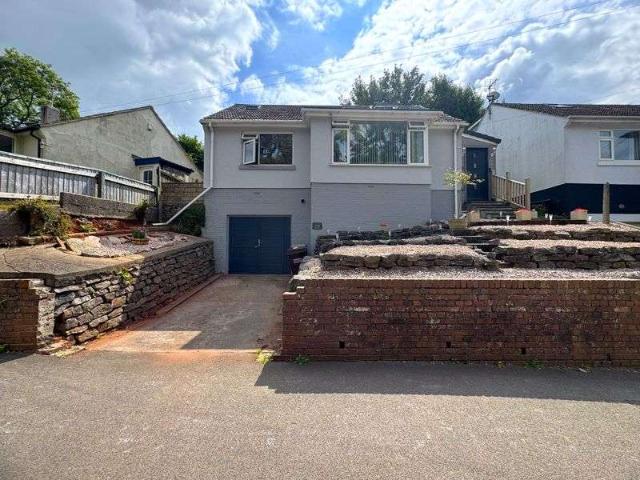 4 Bedroom Property