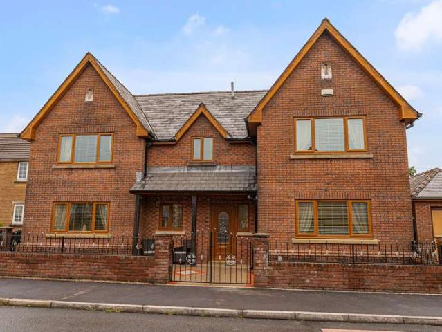 4 Bedroom Property