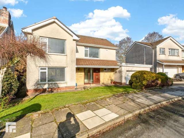 4 Bedroom Property