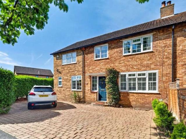 4 Bedroom Property