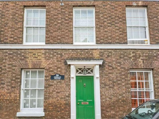4 Bedroom Property