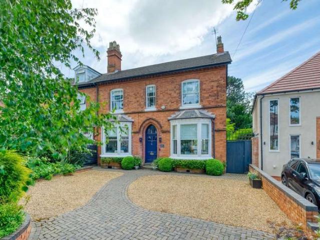 4 Bedroom Property