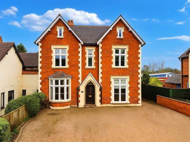 4 Bedroom Property