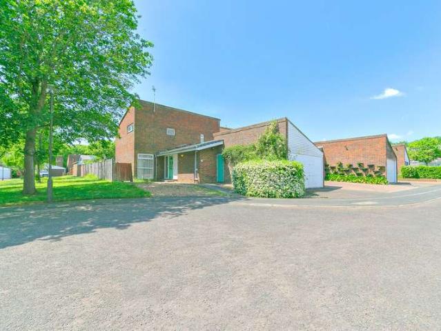 4 Bedroom Property