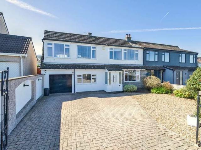 4 Bedroom Property