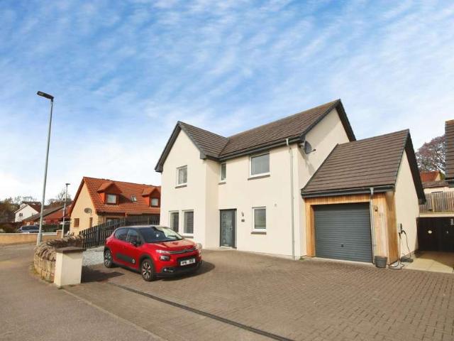 4 Bedroom Property