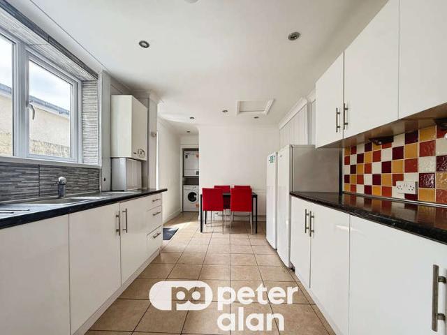 4 Bedroom Property