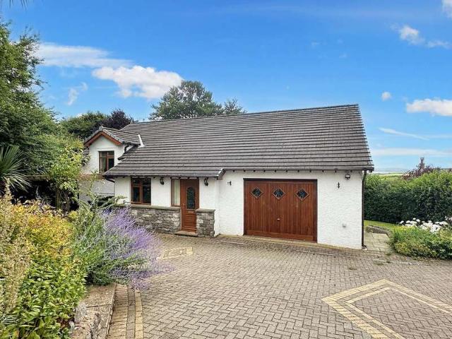 4 Bedroom Property