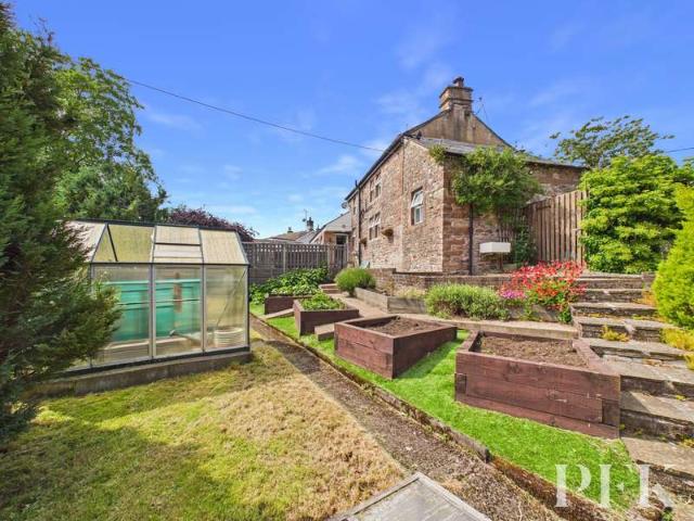 4 Bedroom Property
