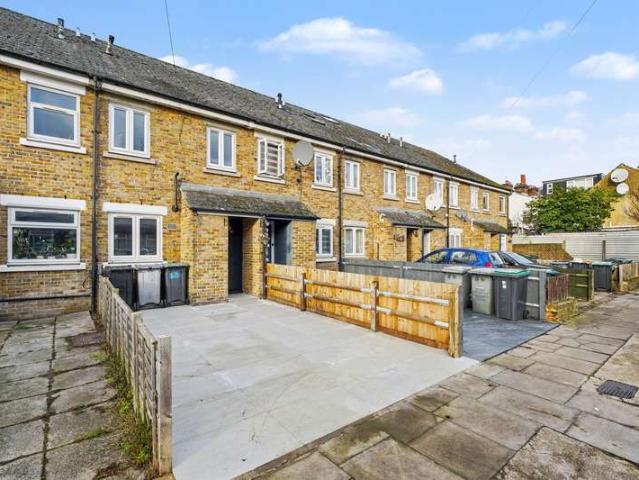 4 Bedroom Property
