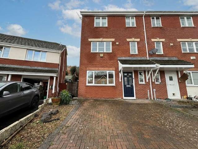 4 Bedroom Property