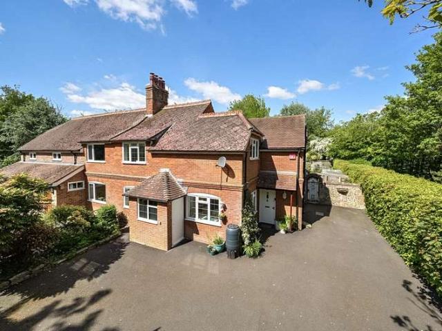 4 Bedroom Property