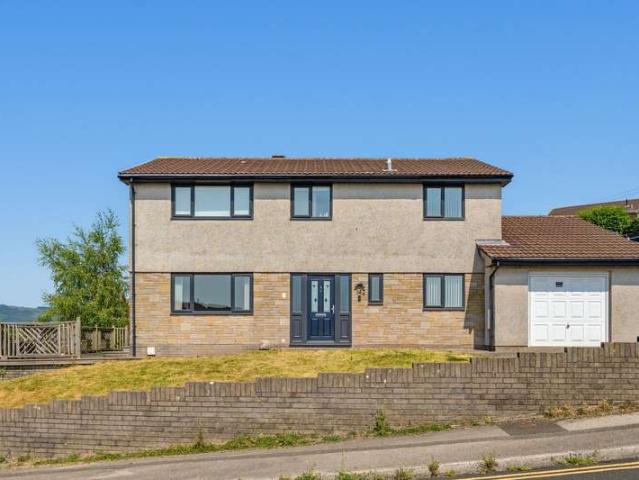 4 Bedroom Property