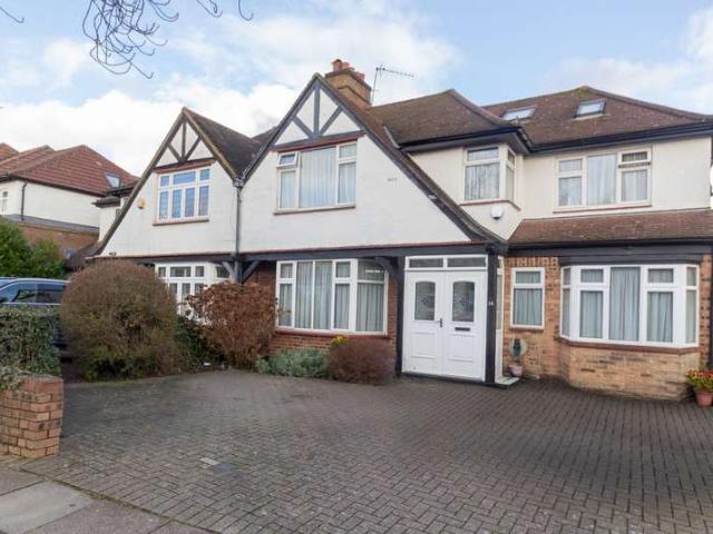 4 Bedroom Property