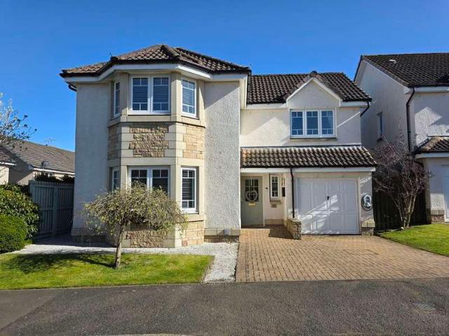 4 Bedroom Property