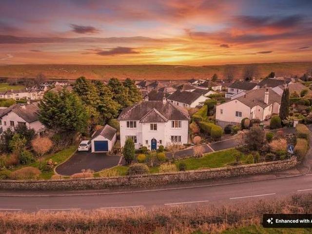 4 Bedroom Property