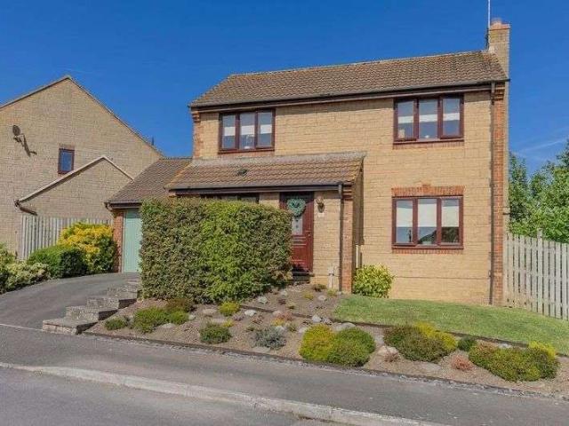 4 Bedroom Property