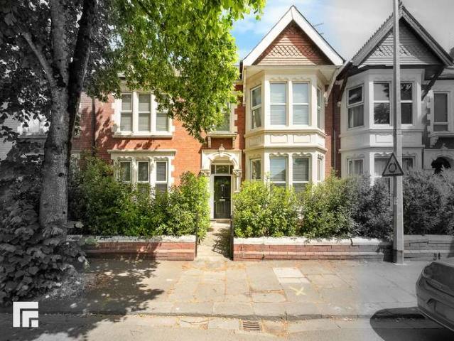 4 Bedroom Property