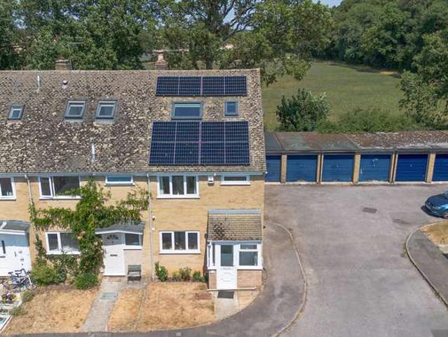 4 Bedroom Property