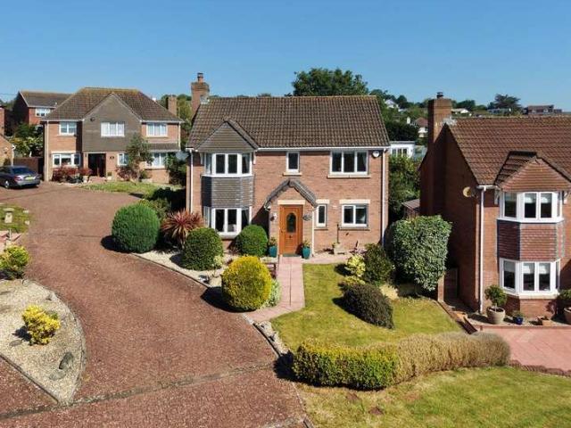 4 Bedroom Property