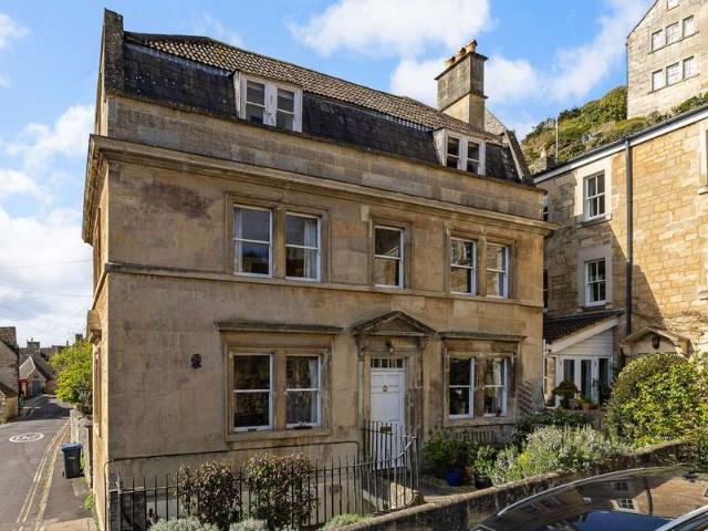 4 Bedroom Property
