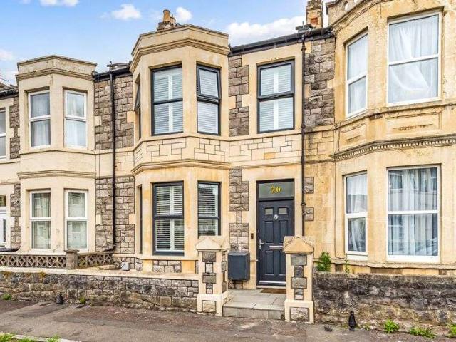 4 Bedroom Property
