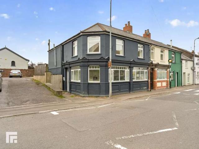 4 Bedroom Property