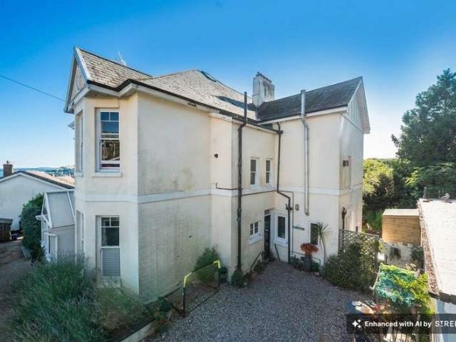 4 Bedroom Property