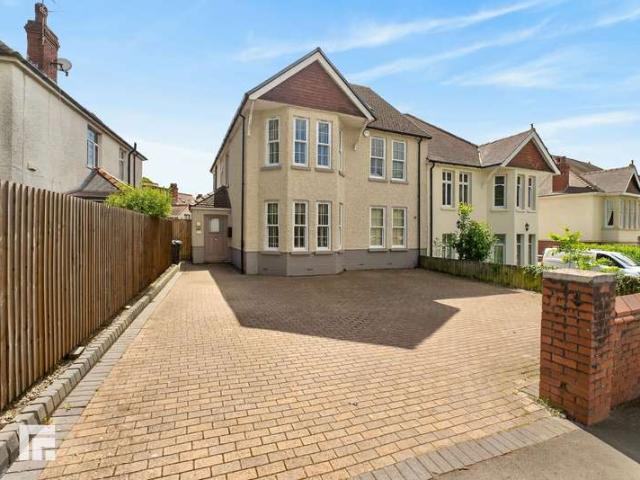 4 Bedroom Property
