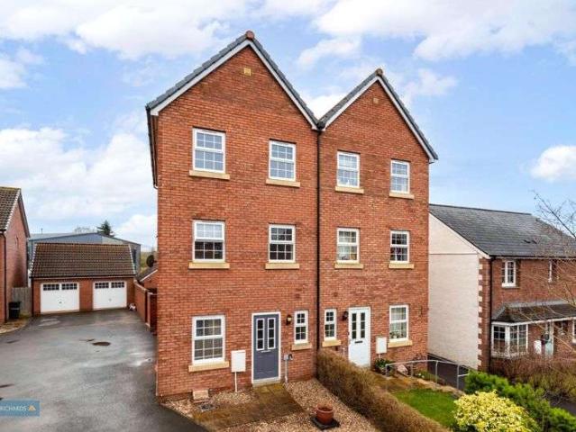 4 Bedroom Property