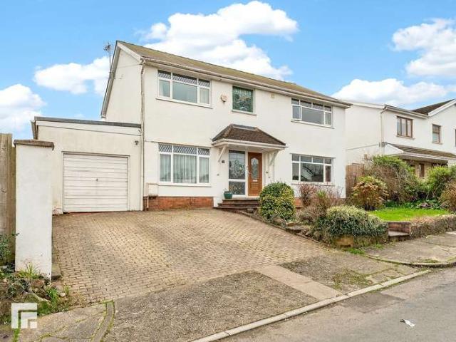 4 Bedroom Property