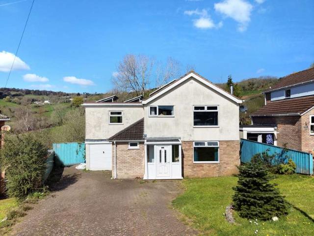 4 Bedroom Property