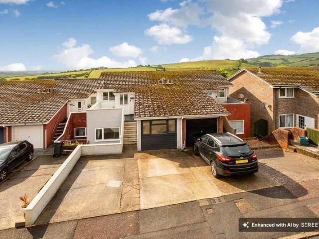 4 Bedroom Property
