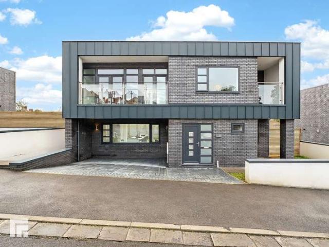4 Bedroom Property