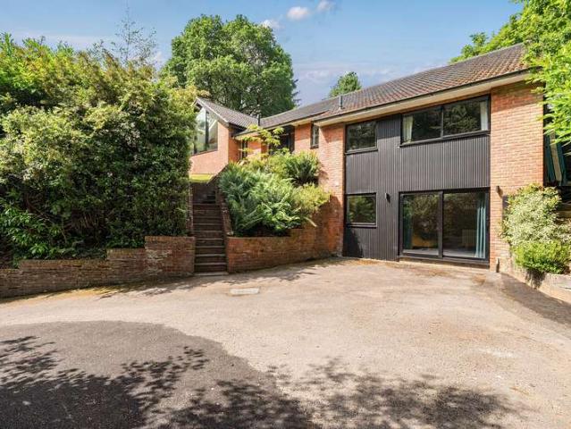 4 Bedroom Property