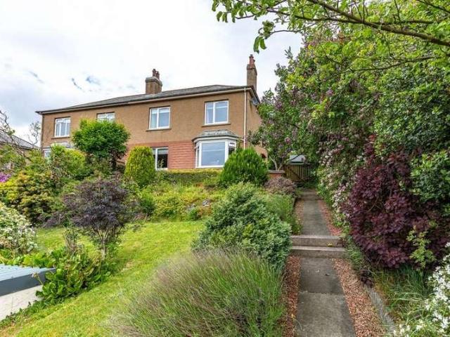 4 Bedroom Property