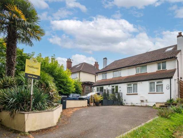 4 Bedroom Property