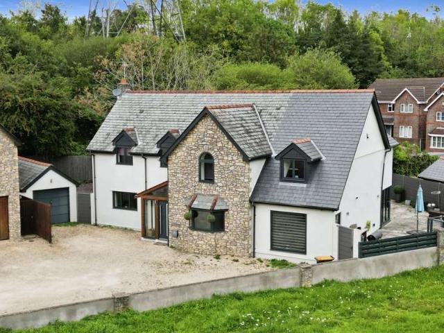 4 Bedroom Property
