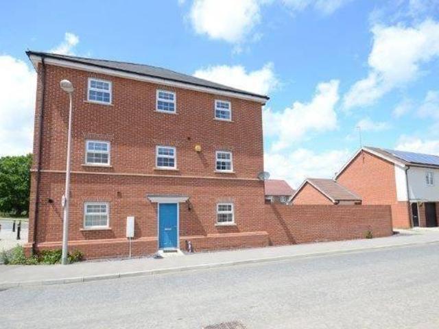 4 bedroom property for rent in Clover Rise RG5